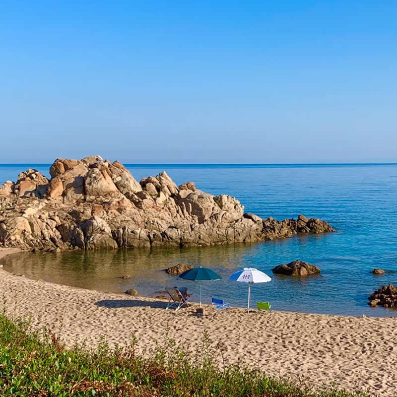 The beaches around Camping Saragosa in Vignola Mare